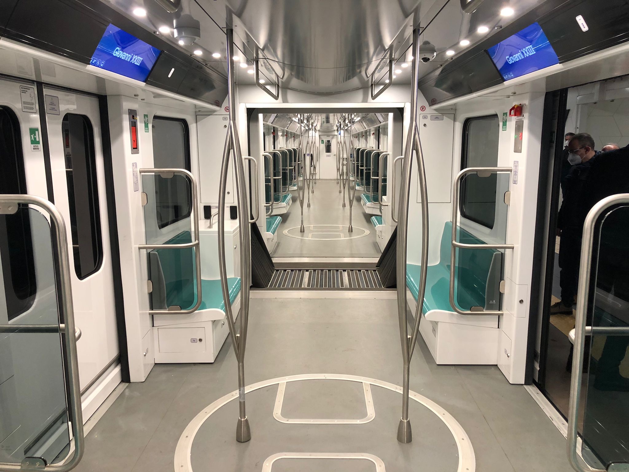 Metro Catania, in servizio il primo di dieci nuovi treni finanziati ...